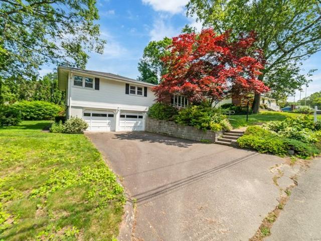 91 Piping Rock Dr, Waterbury, CT 06706