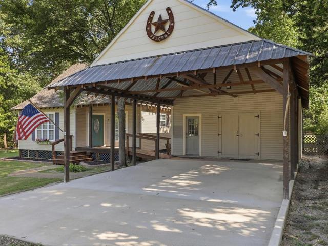 91 Private Rd 52602