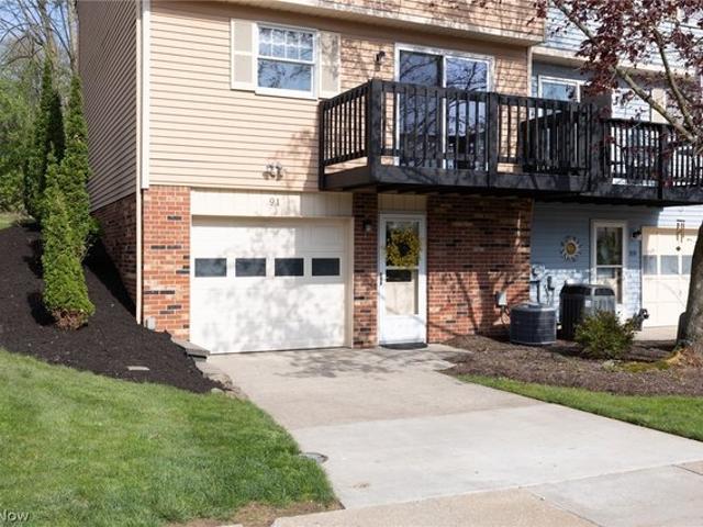 91 Quaker Ridge Dr, Akron, OH 44313