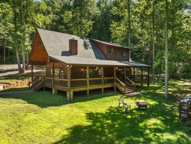 91 Riverview Dr, Robbinsville, NC 28771