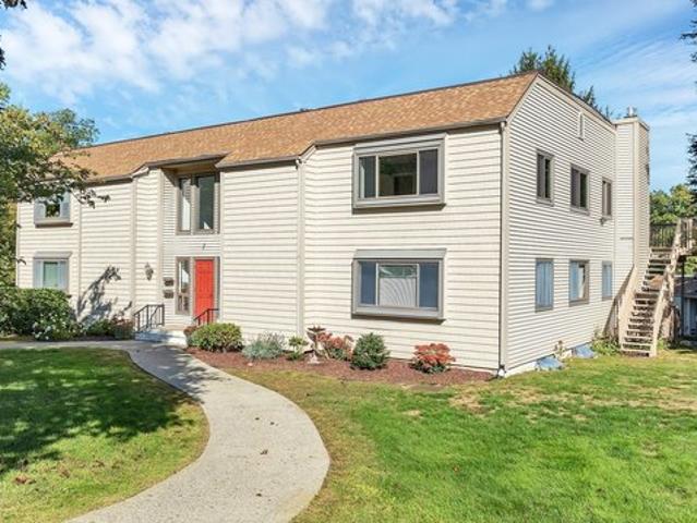 91 Riverview Rd Apt 7B, East Lyme, CT 06357