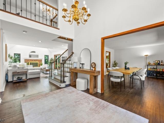 91 S Wiggins Ln