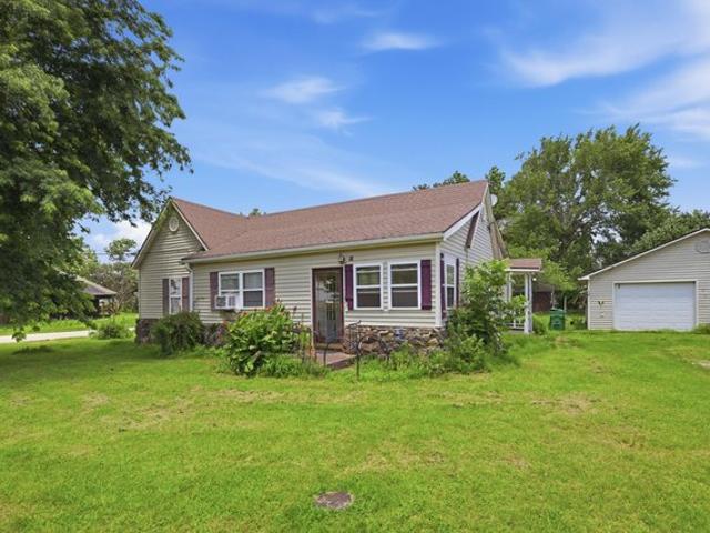 91 Spring St, Newtonia, MO 64866