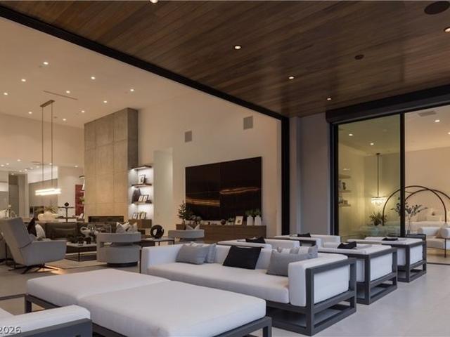 91 Sun Glow Ln, Las Vegas, NV 89135