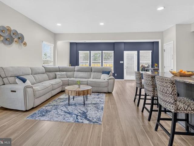91 Sundance Dr, Hamilton, NJ 08619