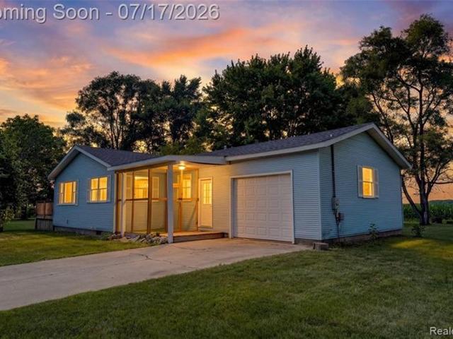 9204 Bray Rd, Tuscola, MI 48746