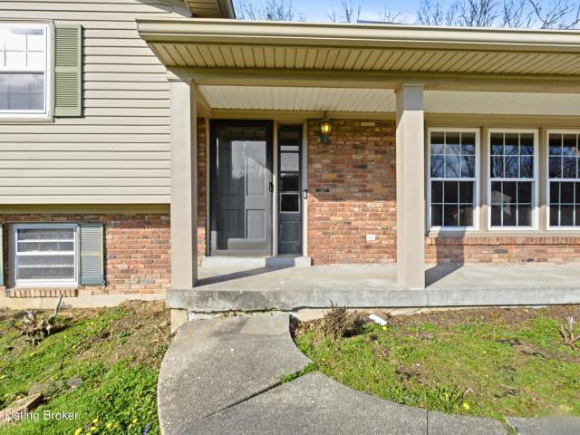 9204 Lakeridge Dr