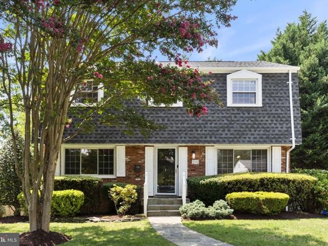 9204 Villa Dr, Bethesda, MD 20817