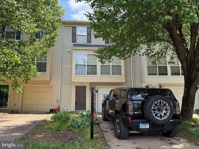 9205 Kristy Dr, Manassas Park, VA 20111