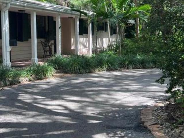9205 59th Ave SW, Pinecrest, FL 33156