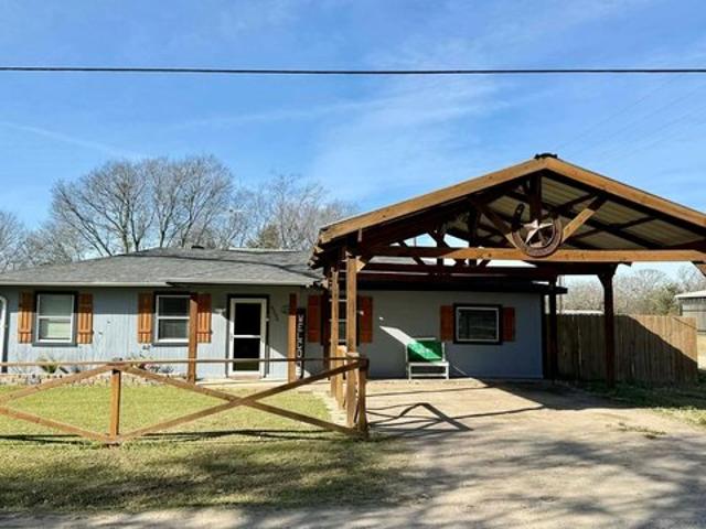 9206 Morris Dr, Hawk Cove, TX 75474
