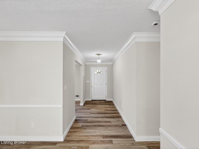 9206 Lakeridge Dr