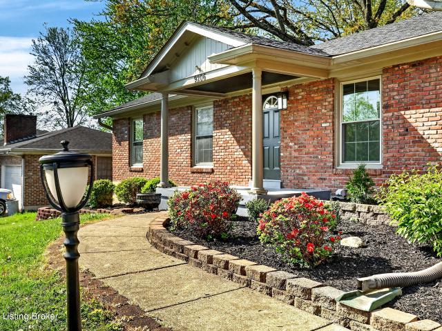 9206 Lakeridge Dr