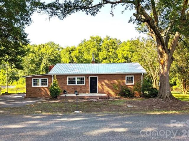 9207 Elgin Dr, Charlotte, NC 28214