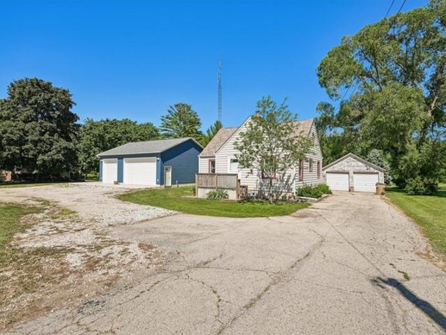 9207 39th Ave, Pleasant Prairie, WI 53142