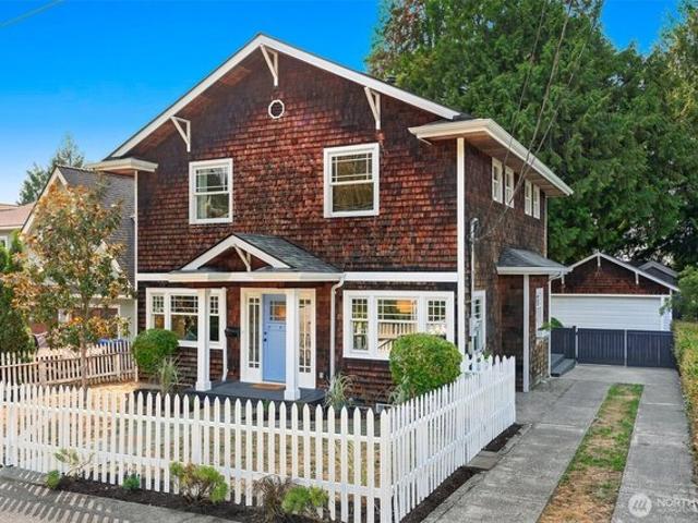 9207 47th Ave SW, Seattle, WA 98136