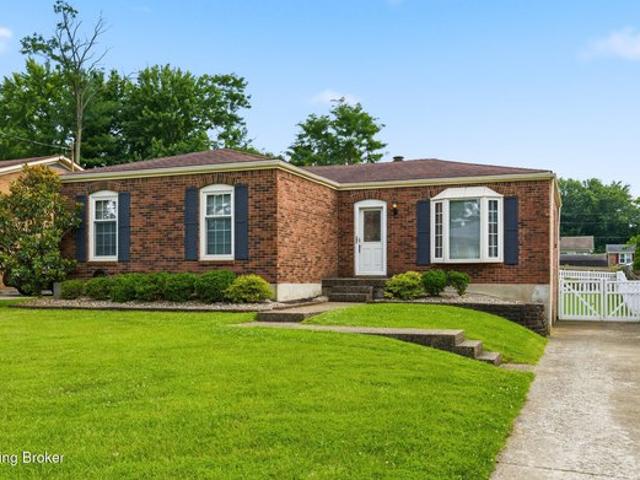 9208 N Pirogue Ct, Louisville, KY 40299