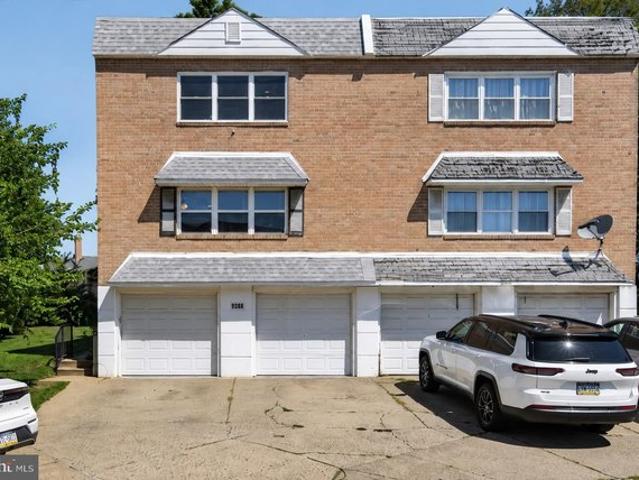 9208 Ambassador Pl, Philadelphia, PA 19115