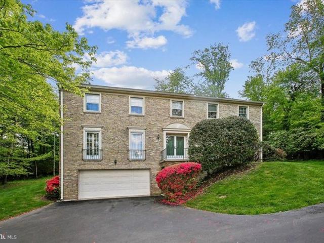9208 Fall River Ln, Potomac, MD 20854