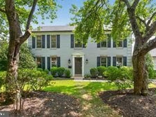 9209 Fernwood Rd, Bethesda, MD 20817