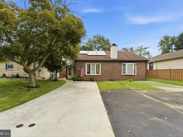 9209 Hegerman St, Philadelphia, PA 19114