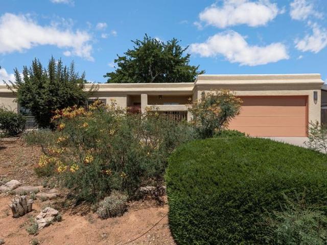 9209 Layton Ave NE, Albuquerque, NM 87111