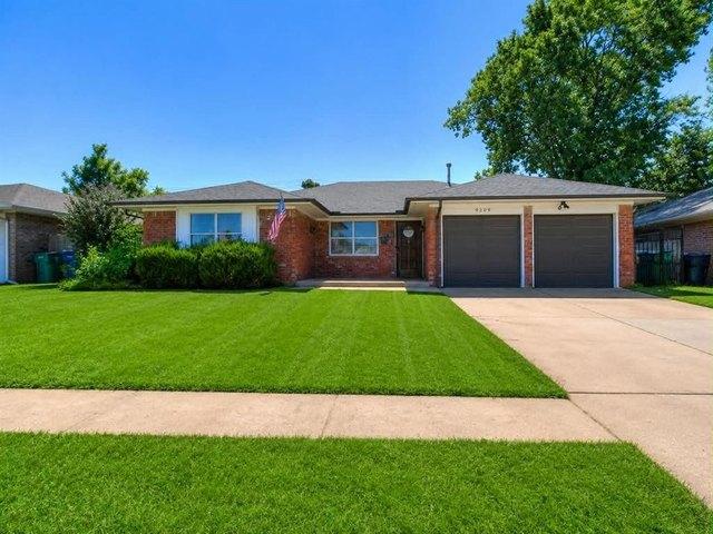 9209 S Hillcrest Dr, Oklahoma City, OK 73159