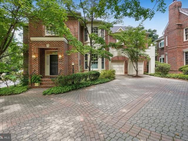 9209 Town Gate Ln, Bethesda, MD 20817