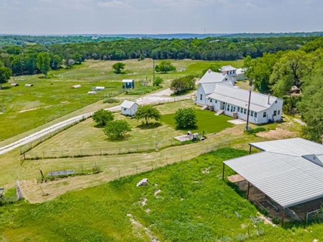 9200 Mitchell Bend Ct, Granbury, TX 76048