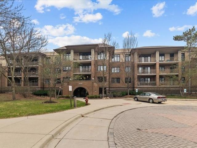 9200 N East Prairie Rd Unit 203, Evanston, IL 60203