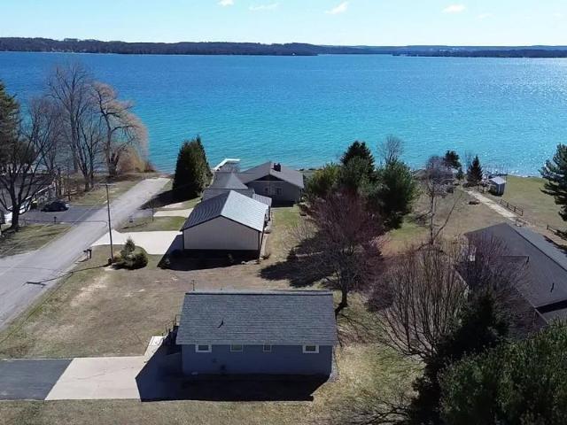 9200 Angell Rd, Williamsburg, MI
