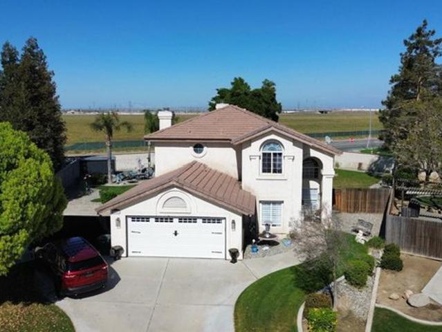 9200 Buckingham Way, Bakersfield, CA 93312