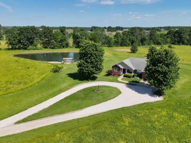 9200 E Bowling Ln, Columbia, MO 65201