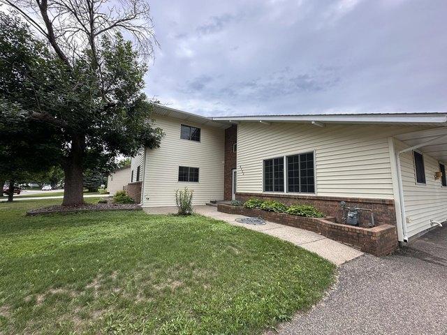 9200 Harkness Ave S, Cottage Grove, MN 55016