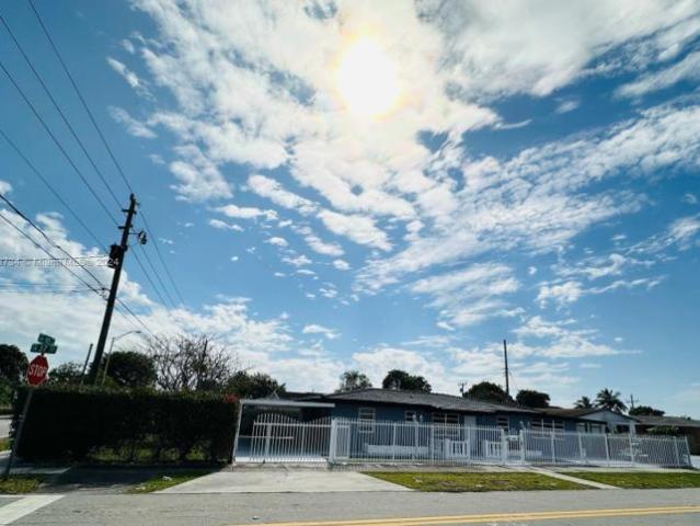 9200 SW 37th St, Miami, FL 33165