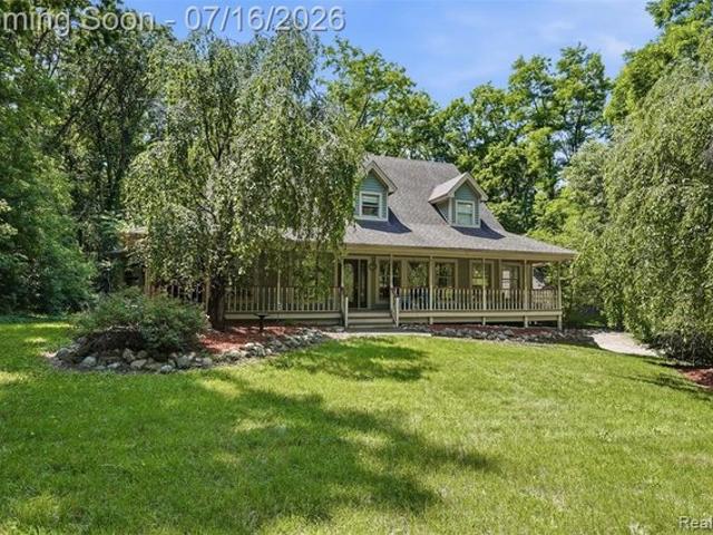 9201 Mabley Hill Rd, Tyrone Township, MI 48430