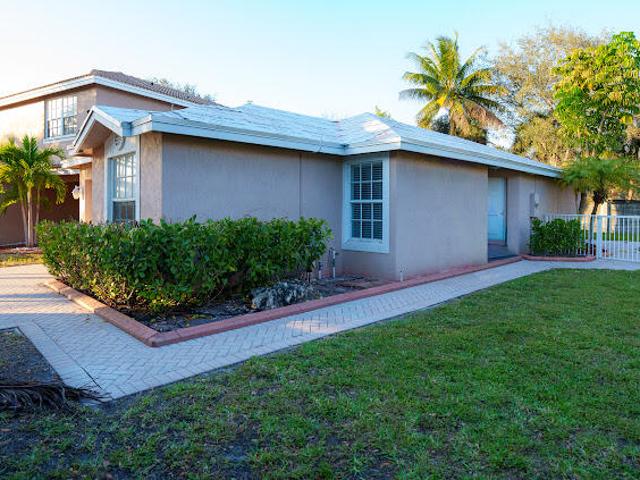 9201 NW 55th St, Sunrise, FL 33351 | MLS #R11151 | Compass