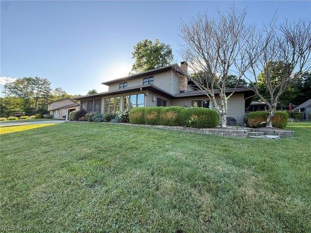 9201 N Shore Dr NE, Mineral City, OH 44656