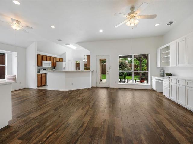 9201 Norfolk Ln, McKinney, TX 75071 | MLS #21245 | Compass