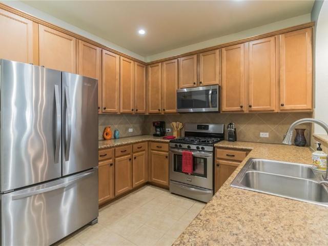 9201 Brodie Ln # 902