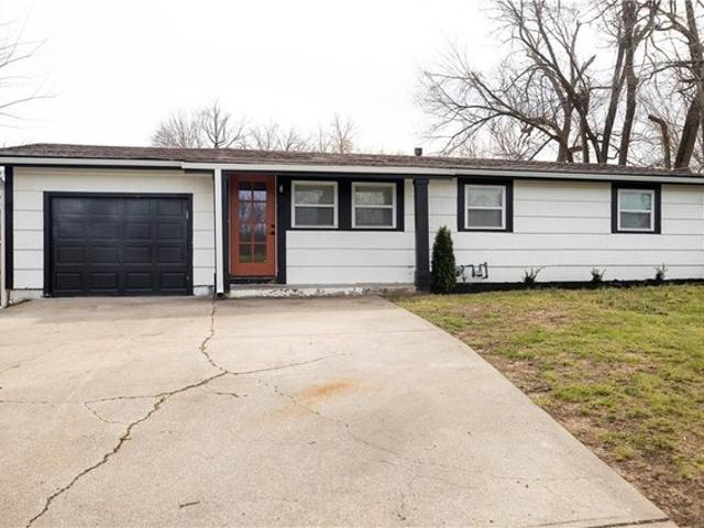 9201 E 79th St, Kansas City, MO 64138