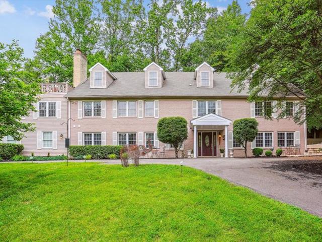 9201 Laurel Oak Dr, Bethesda, MD 20817