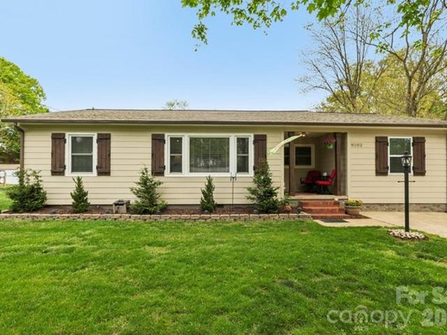 9202 Elgin Dr, Charlotte, NC 28214