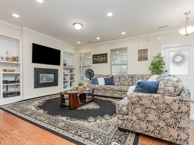 9202 Giralda Walk