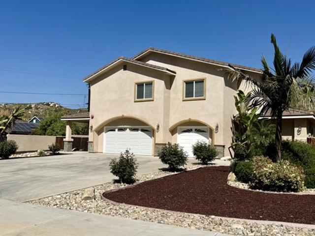 9202 Los Coches Rd, Lakeside, CA 92040