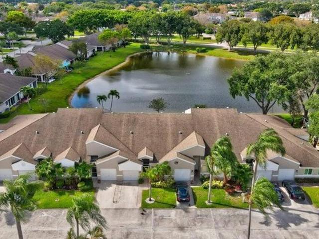 9202 Vineland Ct Apt F, Boca Raton, FL 33496