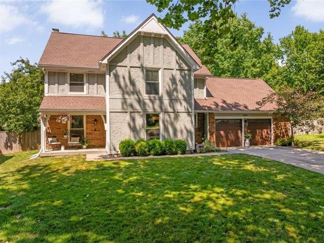 9202 W 112th Ter, Overland Park, KS 66210
