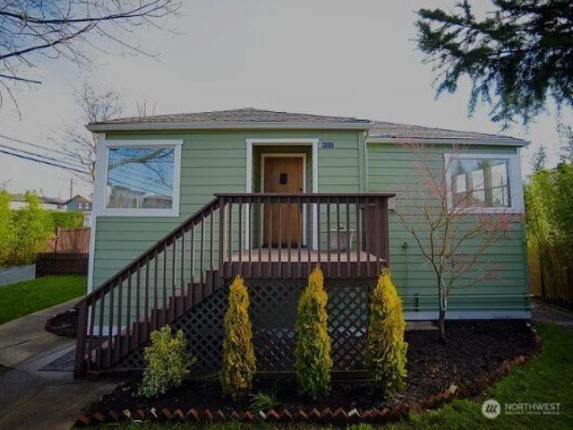 9202 17th Ave SW, Seattle, WA 98106