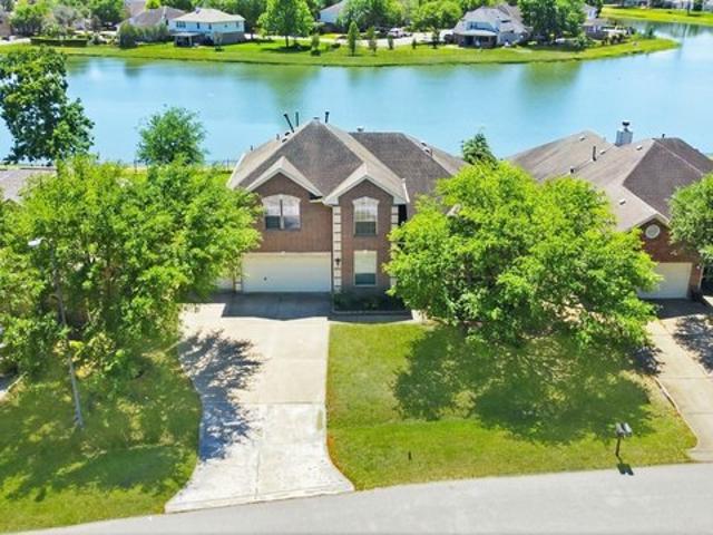 9203 E Lakeside Dr, Magnolia, TX 77354