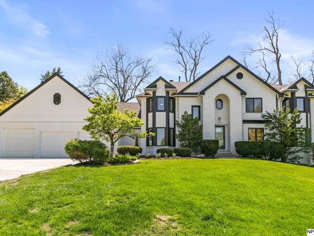 9203 Hickory St, Omaha, NE 68124